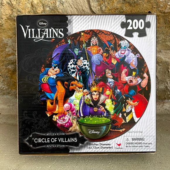 Cardinal | Games | Disney Circle Of Villains 3d Holographic Circle ...